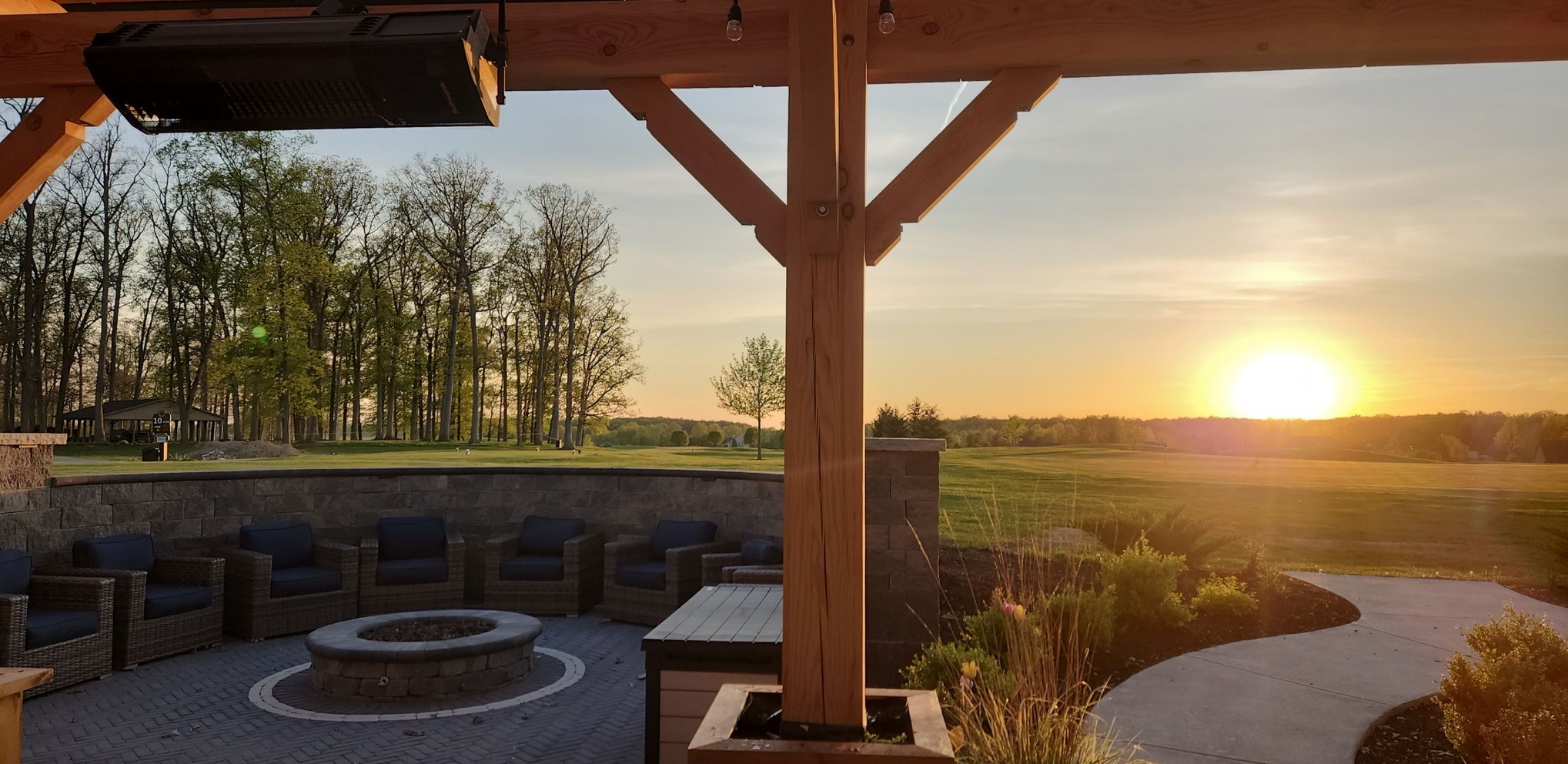 Murphy's Patio - The Ridge